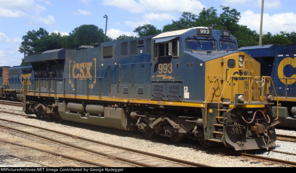 New CSX 993 with box car logo